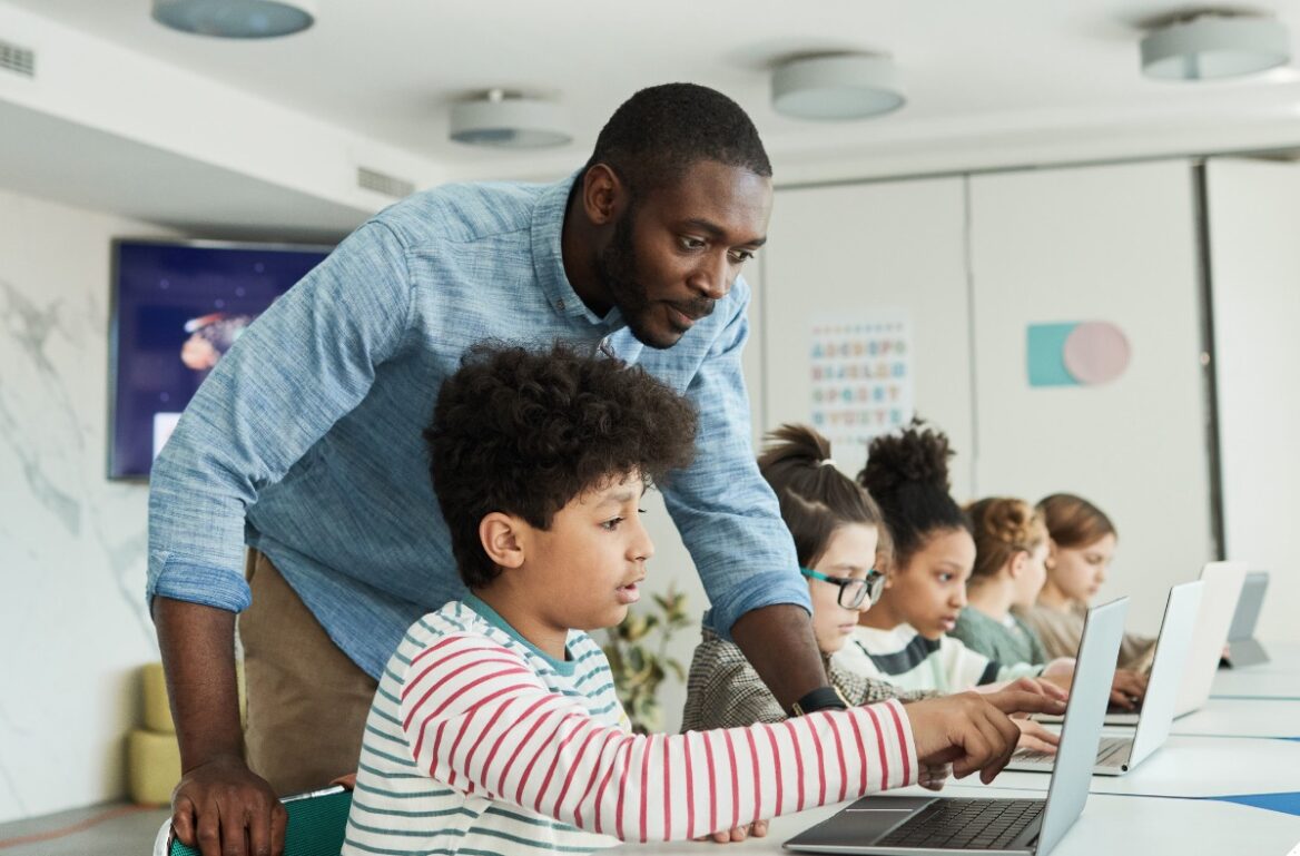 Managed Communications Services & Solutions for Operations | Zayo