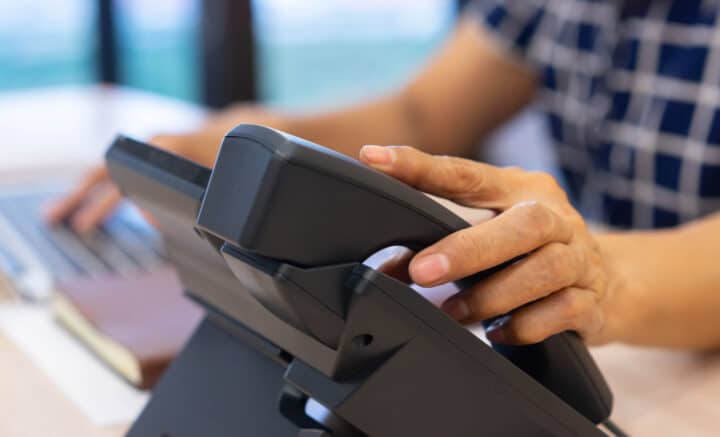 Your Guide to Finding a New Business Phone System | Resource | Zayo